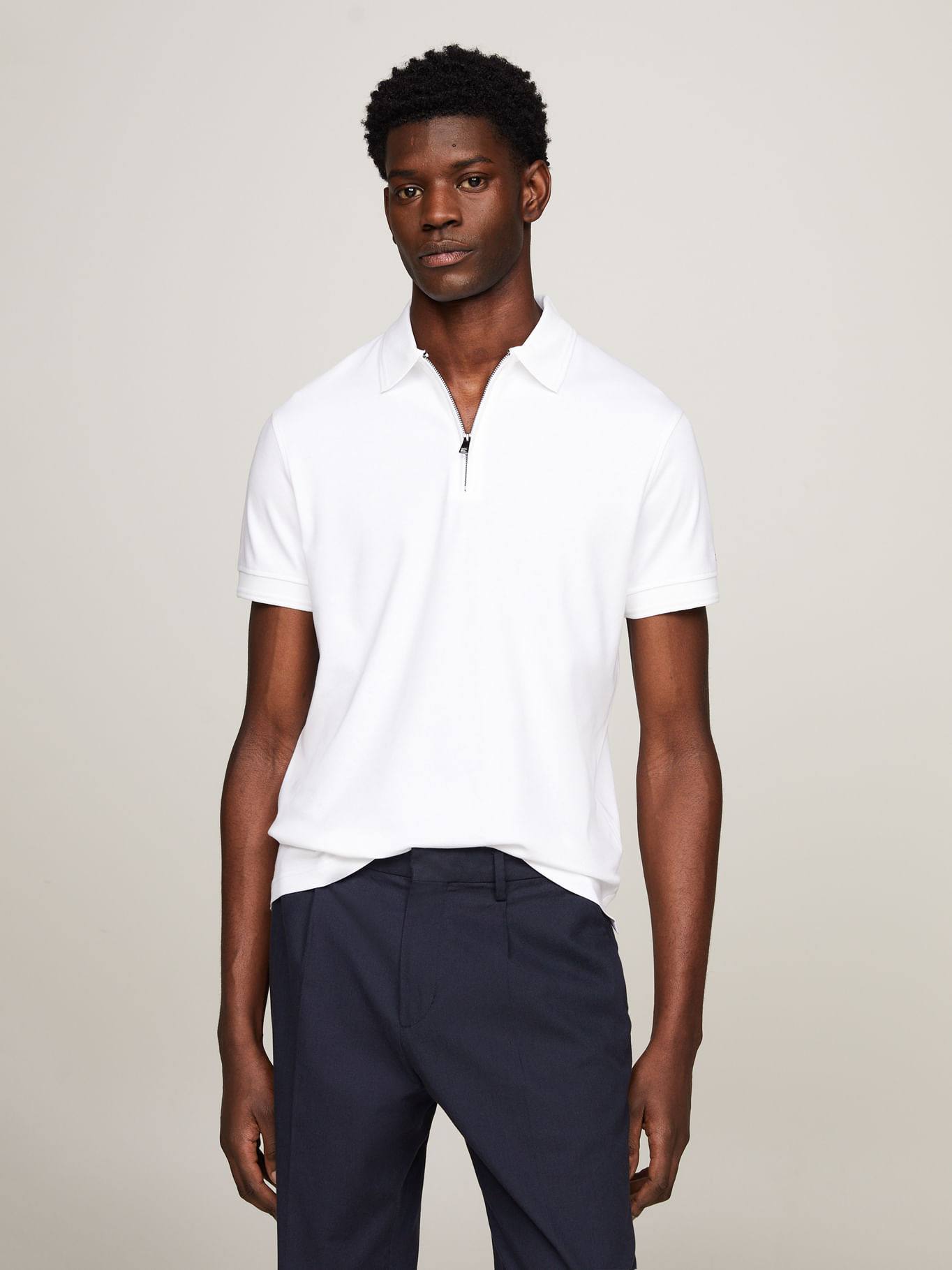 POLO CON TAPETA DE CIERRE Y CORTE SLIM